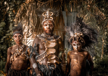 Savanaunt Crocodile Tribe Lodge Sepik River Wewak - tribes of papua new ...