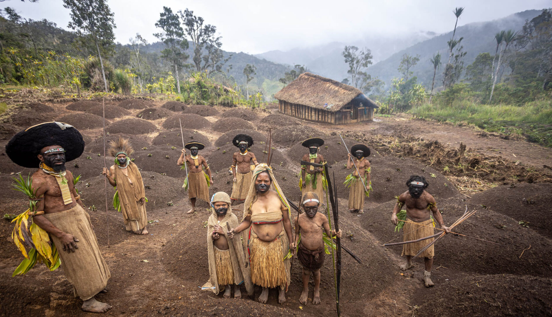 The Black Faced Tribe - tribes of papua new guinea
