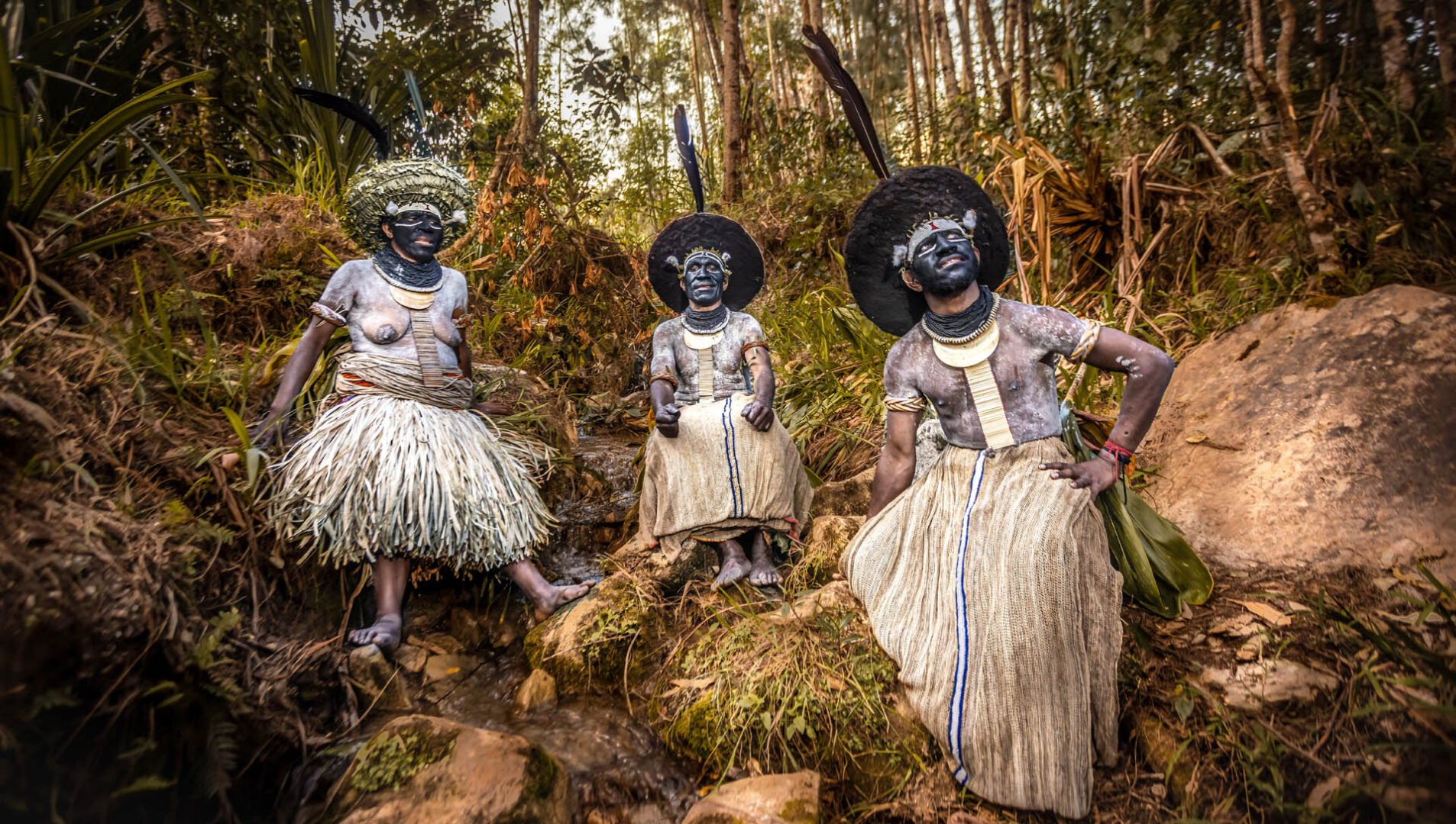 The Black Faced Tribe - tribes of papua new guinea